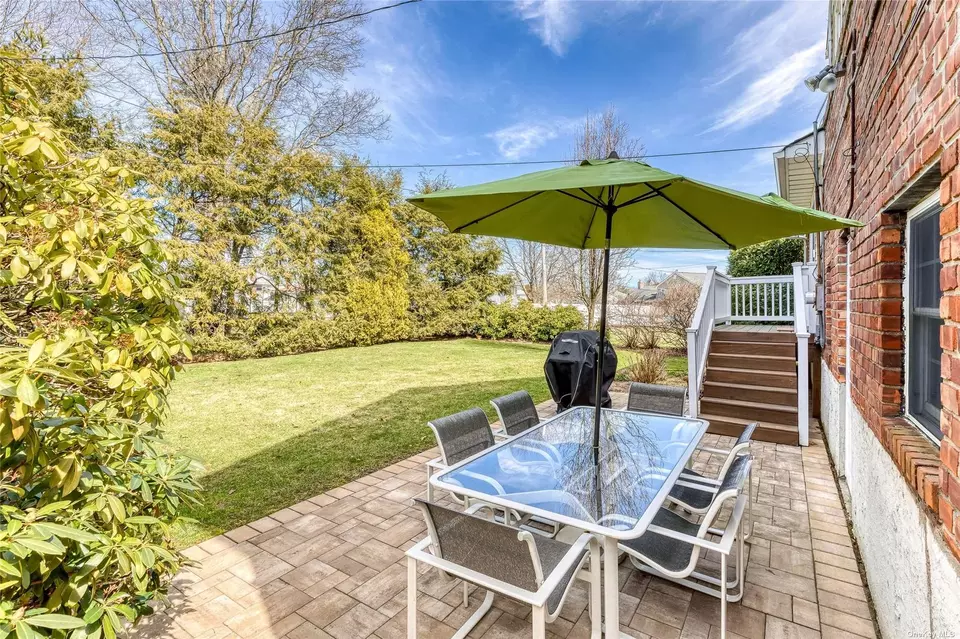 5 Evelyn Rd, Plainview, NY 11803 | 25 Photos - Movoto