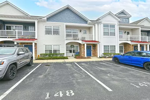 Patchogue, NY Condos & Townhouses For Sale - Movoto