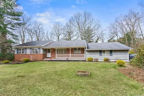 654 Caledonia Rd, Dix Hills, NY 11746 | 19 Photos - Movoto