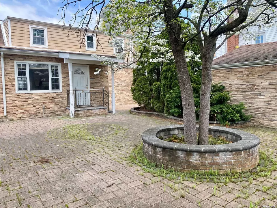 22 Cedar St, Elmont, NY 11003 | 17 Photos - Movoto