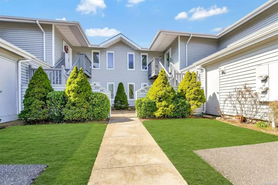 904 Fenway Rd #904, Saint James, NY 11780 | 26 Photos - Movoto
