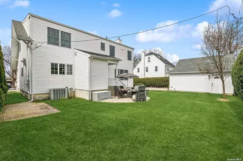 15 Roxbury Rd, Garden City, NY 11530 | 36 Photos - Movoto