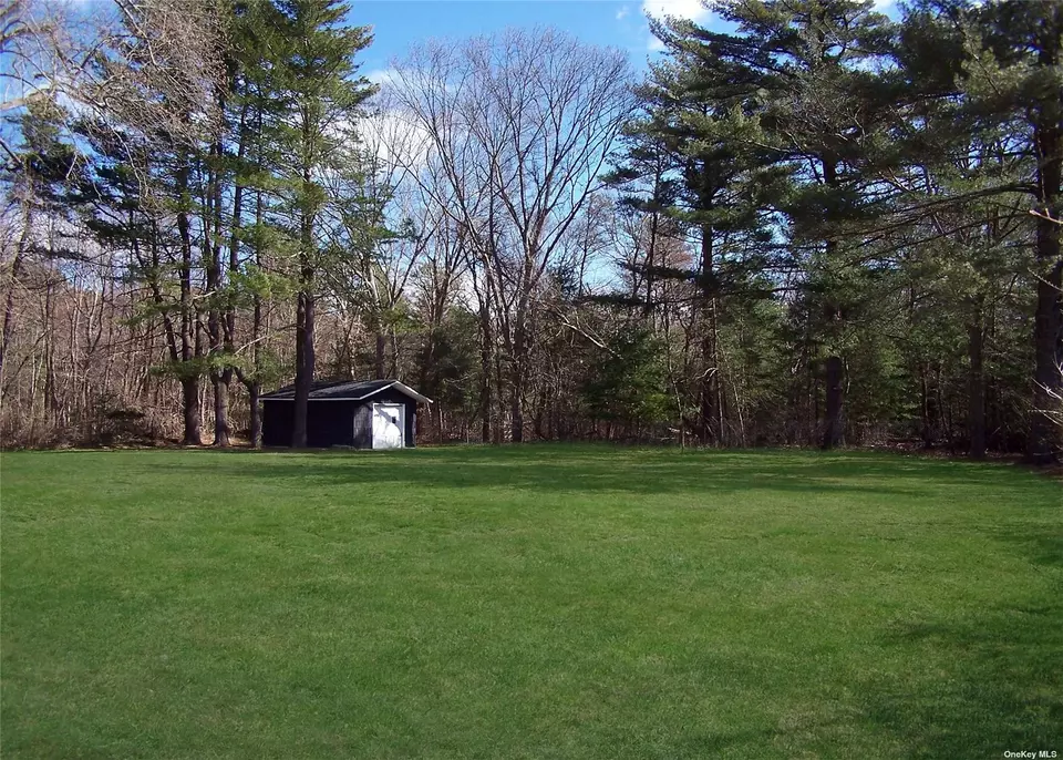 165 Patchogue Yaphank Rd, Yaphank, NY 11980 | 22 Photos - Movoto