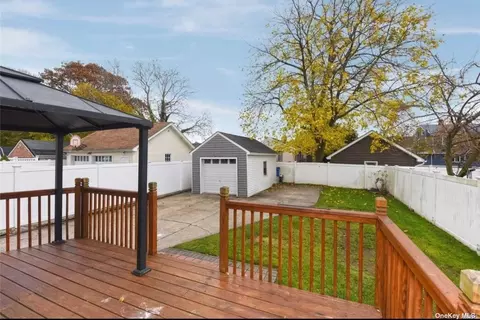 195 Ocean Ave, Lynbrook, NY 11563 - Movoto