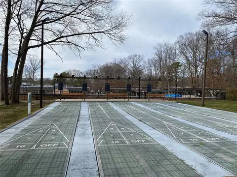 228 Blackpool Ct #B, Ridge, NY 11961 | 32 Photos - Movoto