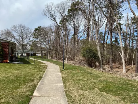 228 Blackpool Ct #B, Ridge, NY 11961 | 32 Photos - Movoto