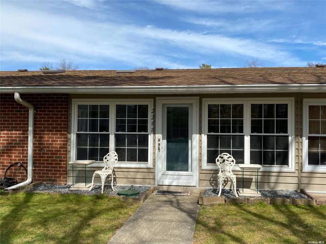 228 Blackpool Ct #B, Ridge, NY 11961 | 32 Photos - Movoto