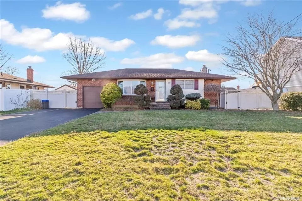 80 W 9th St, Deer Park, NY 11729 | 30 Photos - Movoto