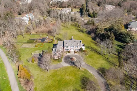 11 Orchard Ln, Old Westbury, NY 11568 | 33 Photos - Movoto