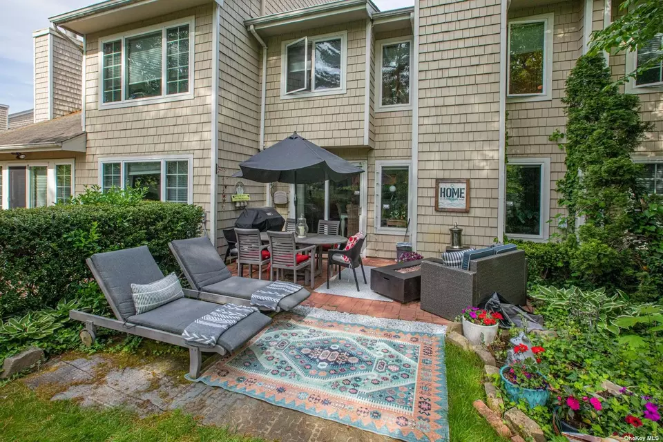 30 Cedar Ridge Ln #30, Bay Shore, NY 11706 | 27 Photos - Movoto