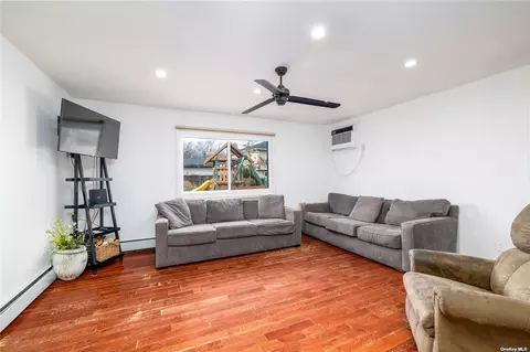 43 Brookfield Rd, Valley Stream, NY 11581 | 29 Photos - Movoto