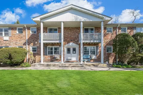 Patchogue, NY Condos & Townhouses For Sale - Movoto