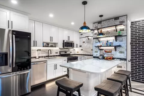 72-52 Metropolitan Ave #3D, Middle Village, NY 11379 - Movoto