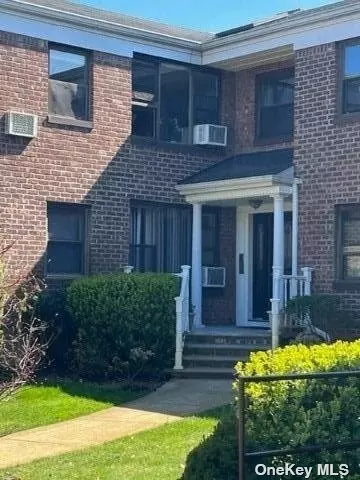 1199 E Broadway #J-14, Hewlett, NY 11557 | 1 photo - Movoto