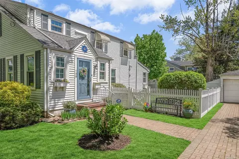 108 Dover Pkwy, Stewart Manor, NY 11530 | 29 Photos - Movoto