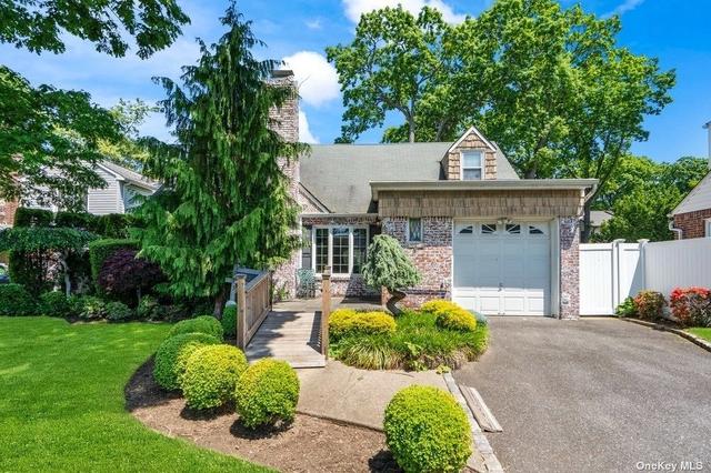 193 Edward Ct, West Hempstead, NY 11552 | 35 Photos - Movoto