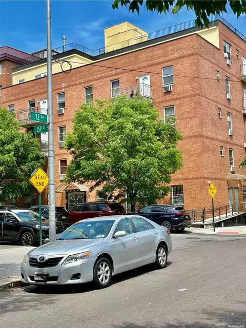 7102 162nd St 2ndfl, New York, NY 11365 - Movoto