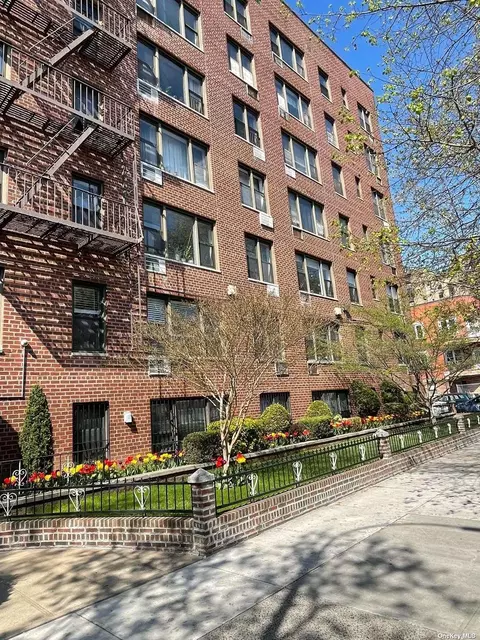 415 Beverly Rd #1J, Brooklyn, NY 11218 | 23 Photos - Movoto