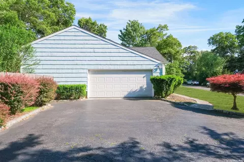 1 Settlers Way, Setauket, NY 11733 | 24 Photos - Movoto