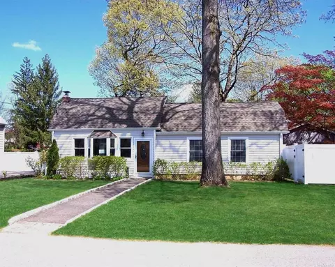 1008 5th Ave, East Northport, NY 11731 - Movoto