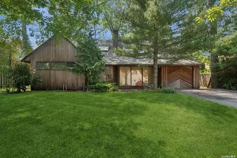 11 Ranch, Merrick, NY 11566 | 18 Photos - Movoto