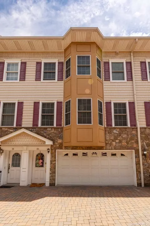 330 Maple Ave #27, Westbury, NY 11590 | 21 Photos - Movoto