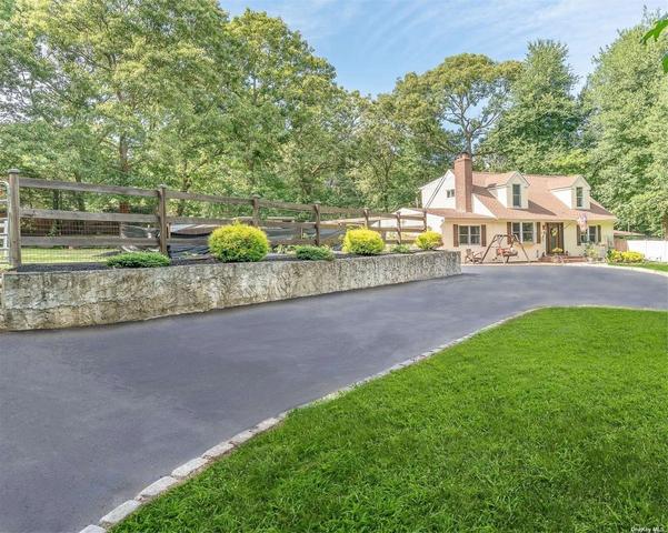 45 Croft Ln, Smithtown, NY 11787 | 36 Photos - Movoto