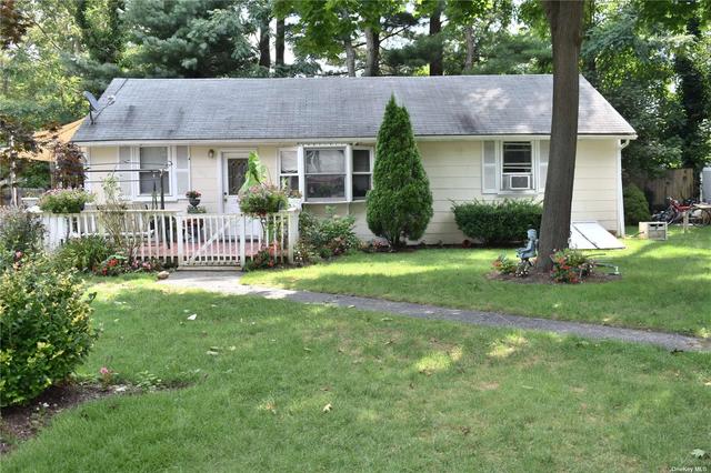 1245 Tuttle St, Holbrook, NY 11741 | 11 Photos - Movoto