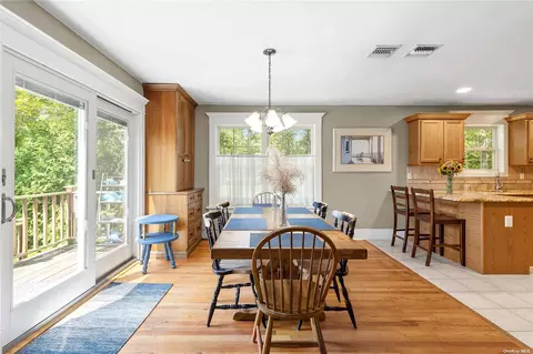 48 Ocean Ave, Hampton Bays, NY 11946 | 16 Photos - Movoto