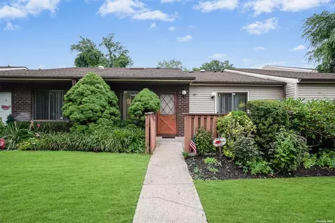 745 Hilltop Ct #11, Coram, NY 11727 | 28 Photos - Movoto
