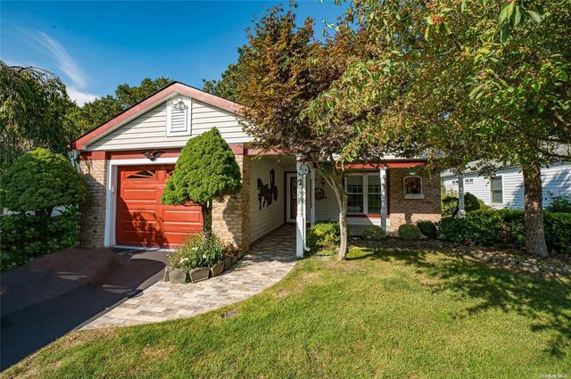 2 Bedford Ct #2, Ridge, NY 11961 | 12 Photos - Movoto