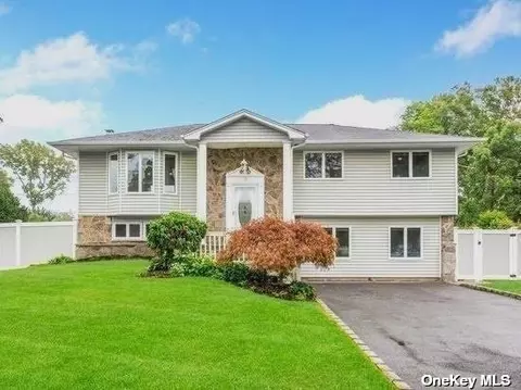 73 Commack Homes For Sale & Commack, NY Real Estate - Movoto