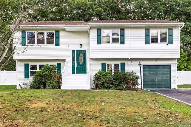 20 Hastings Dr, Ridge, NY 11961 | 1 photo - Movoto