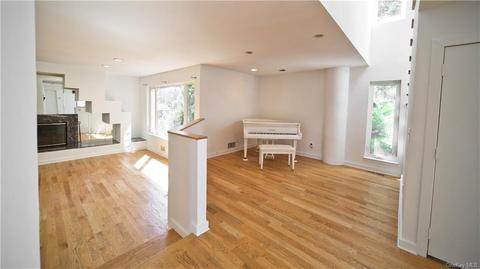 17 Amanda Ln, New Rochelle, NY 10804 | 29 Photos - Movoto