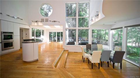 17 Amanda Ln, New Rochelle, NY 10804 | 29 Photos - Movoto