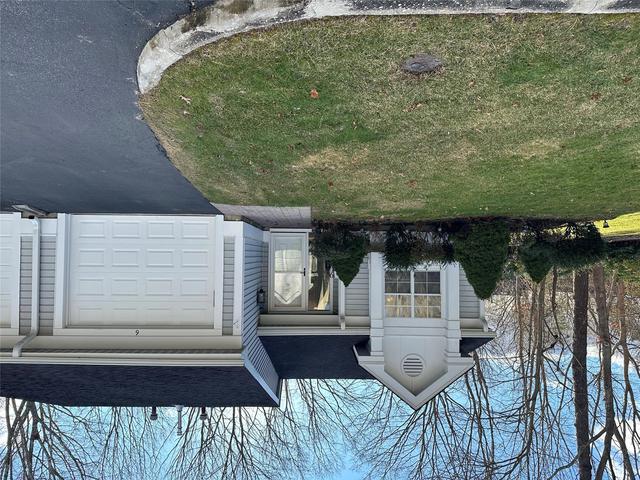 6 Flanders Ct, Ridge, NY 11961 | 3 Photos - Movoto