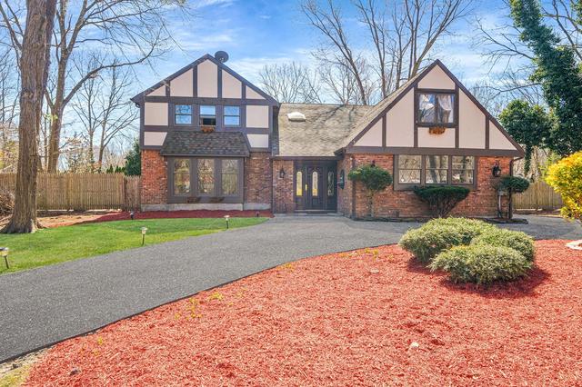 2 Linda Ln, Manorville, NY 11949 | MLS# 814106 | 40 Photos - Movoto