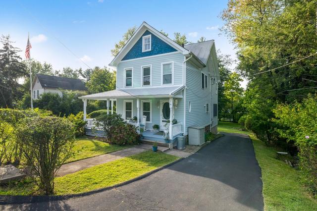 74 Lake Rd, Clarkstown, NY 10989 | MLS# 828372 | 39 Photos - Movoto