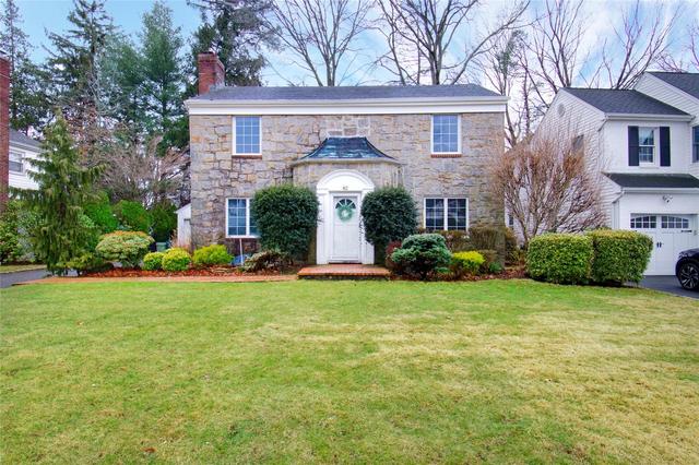 82 Wyatt Rd, Garden City, NY 11530 | MLS# 837162 | 20 Photos - Movoto