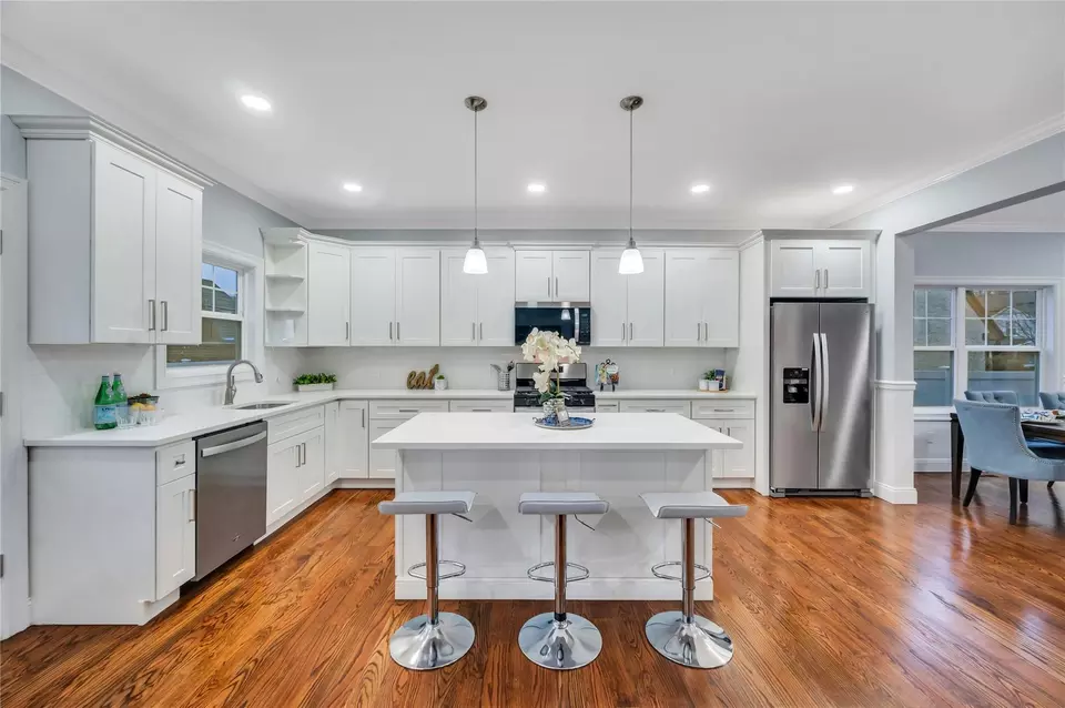 94 Manor Ave, Hempstead, NY 11550 | MLS# 844495 | 24 Photos - Movoto