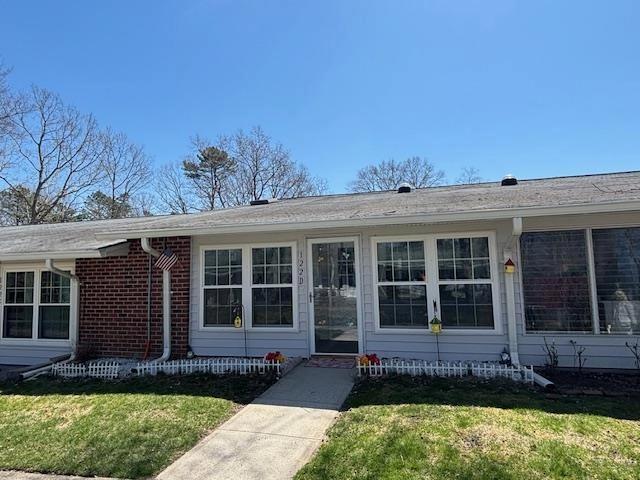 122 Exmore Ct #D, Ridge, NY 11961 | MLS# 849561 | 16 Photos - Movoto