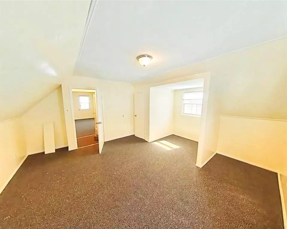 160-35 119 Dr, Jamaica, NY 11434 | MLS# 854094 | 10 Photos - Movoto