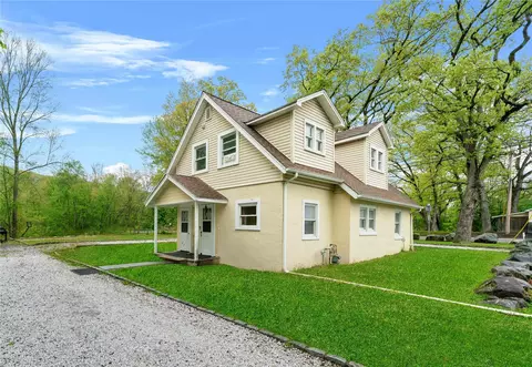 11 Glendale Rd, Greenwood Lake, NY 10925 | MLS# 860811 | 2 Photos - Movoto