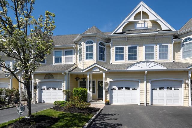 102 Emily Dr, Patchogue, NY 11772 | MLS# 855650 | 26 Photos - Movoto