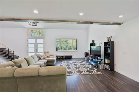 11 Grayon Dr, Dix Hills, NY 11746 | MLS# 855937 | 21 Photos - Movoto