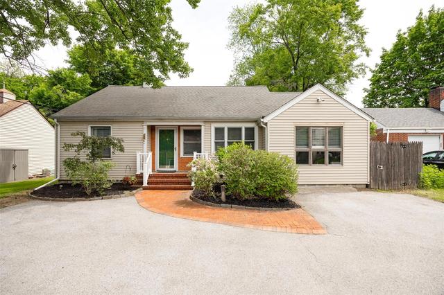924 Violet Ave, Hyde Park, NY 12538 | MLS# 868725 | 30 Photos - Movoto