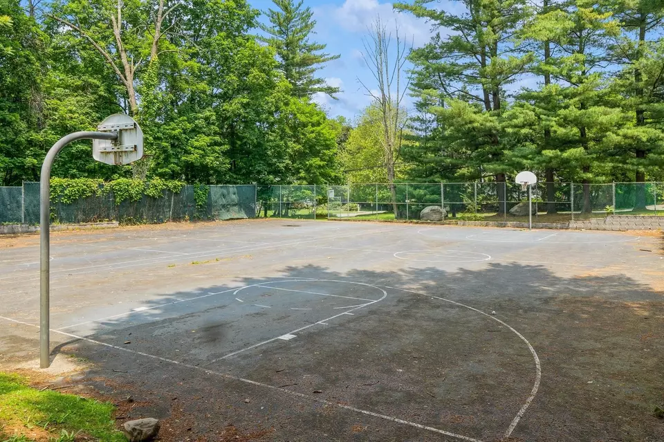 36 Milford Ln #5E, Ramapo, NY 10901 | MLS# 876654 | 27 Photos - Movoto