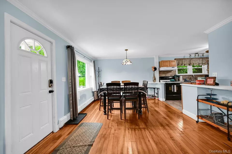 8 Stellar Dr, Greenwood Lake, NY 10925 | MLS# 878397 | 33 Photos - Movoto