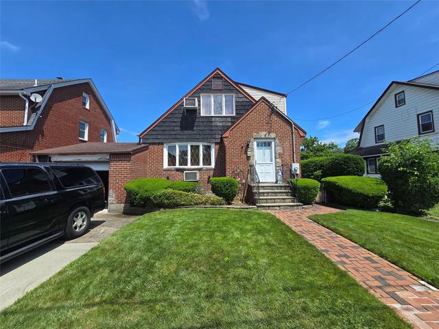 306 Covert Ave, New Hyde Park, NY 11040 - Movoto