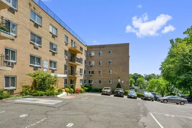 2035 Central Park Ave #3M, Yonkers, NY 10710 | MLS# 880163 | 17 Photos ...